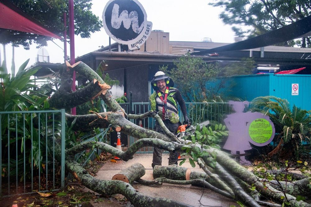 Queensland Battered By Cyclone Kirrily's 170 km/h Gusts While Drought ...